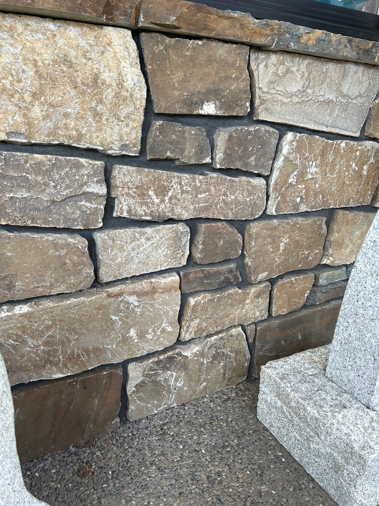Rustic Montana Veneers | Thin Stone Veneers