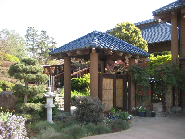 SANGATSU DO | Japanese Stone Lanterns & Basins